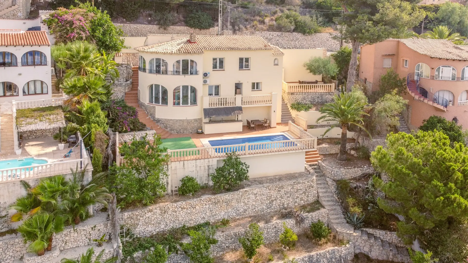 Sea views villa for sale near Moraira, 7 bedroom investment