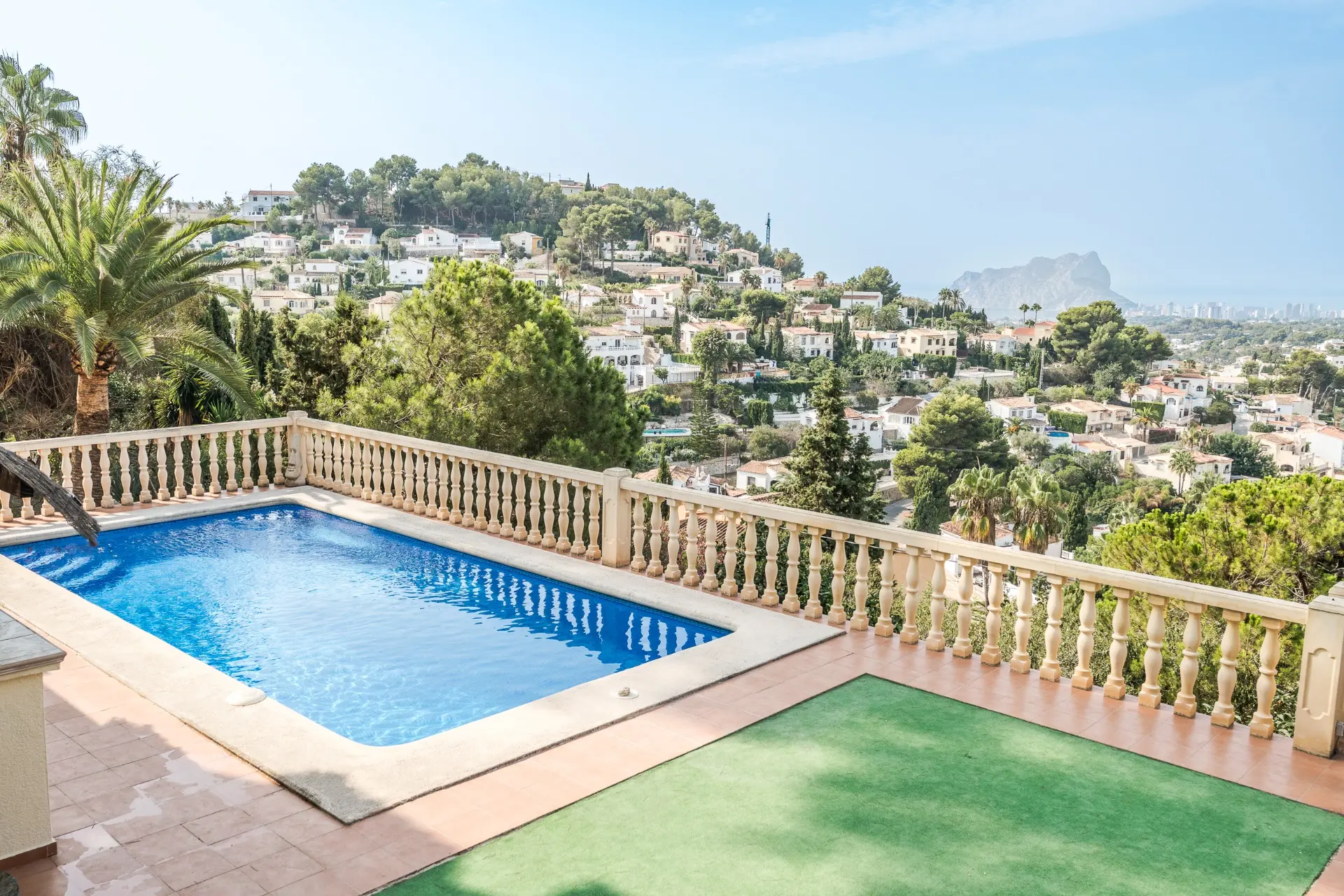 Sea views villa for sale near Moraira, 7 bedroom investment